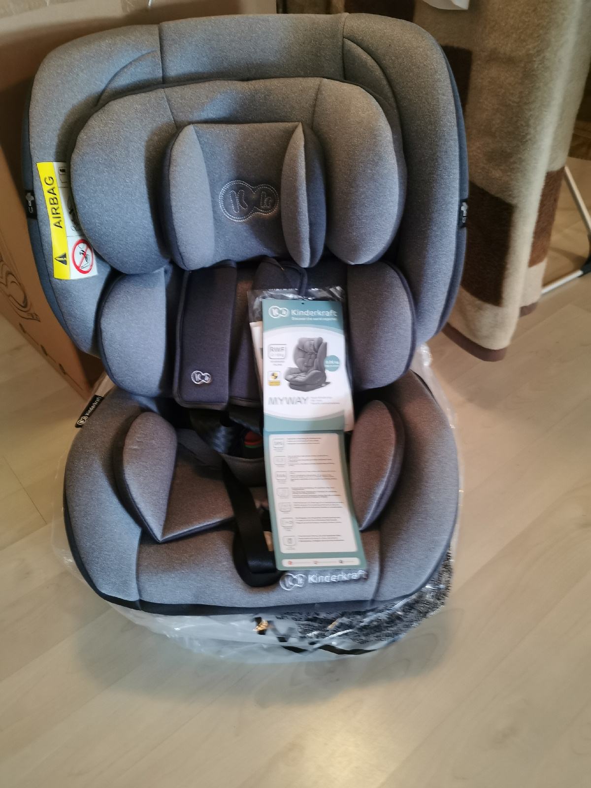 Prodajem 2 autosjedalice Kinderkraft MyWay i Booster