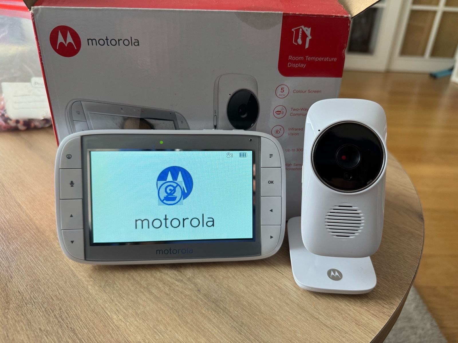 Baby monitor LCD u boji Motorola