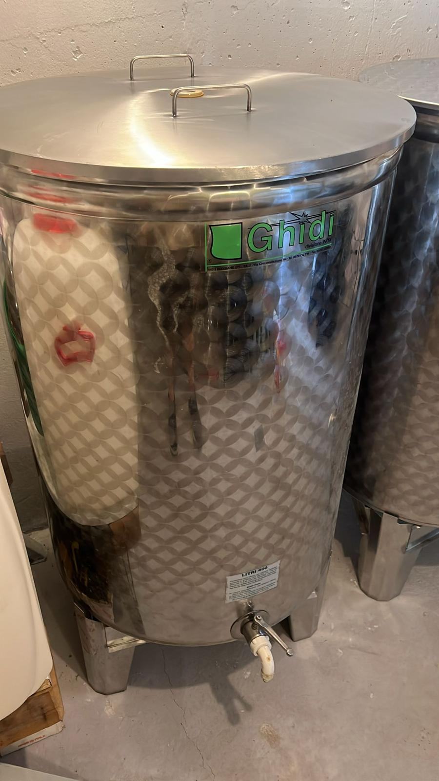 Dvije Inox bacve od 300 i 400 lit. kvaliteta Ghidi