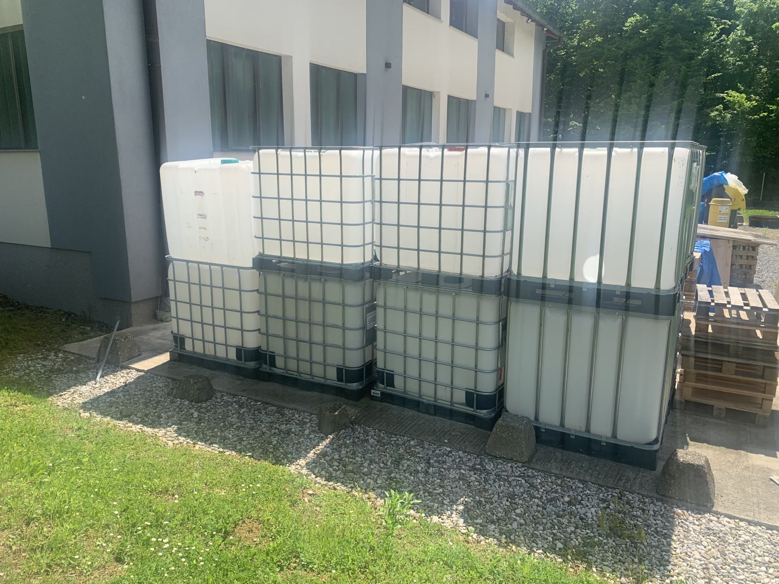 IBC SPREMNIK ZA VODU I TEKUCINE 1000l