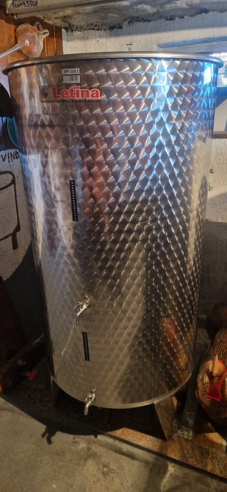 Inox bacva za vino Letina 520lit..