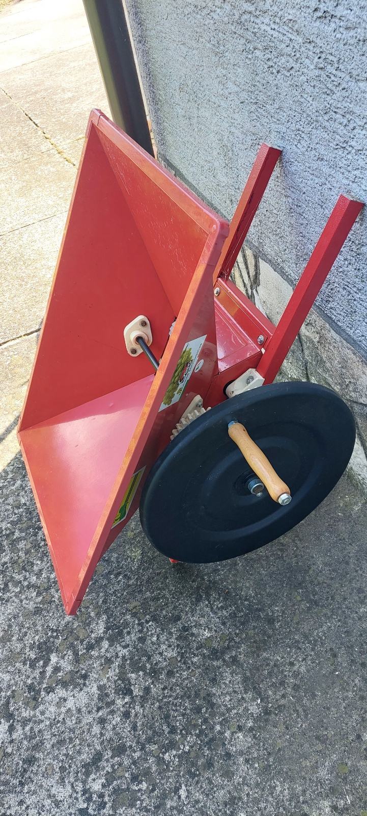 inox bačve za vino i muljača