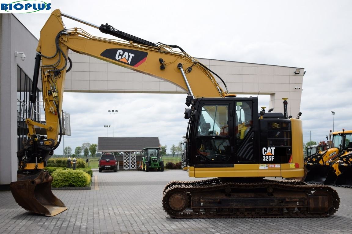 BAGER GUSJENIČAR CATERPILLAR 325F LCR, 2016. ROTOTILT, CAT 325F LCR