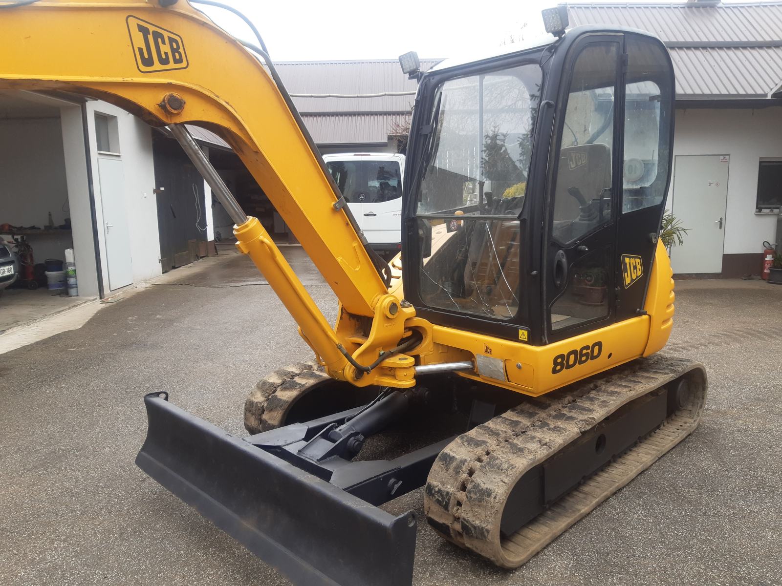 bager JCB 6 t