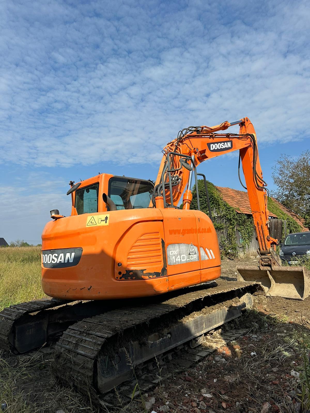 DOOSAN DX 140 LCR