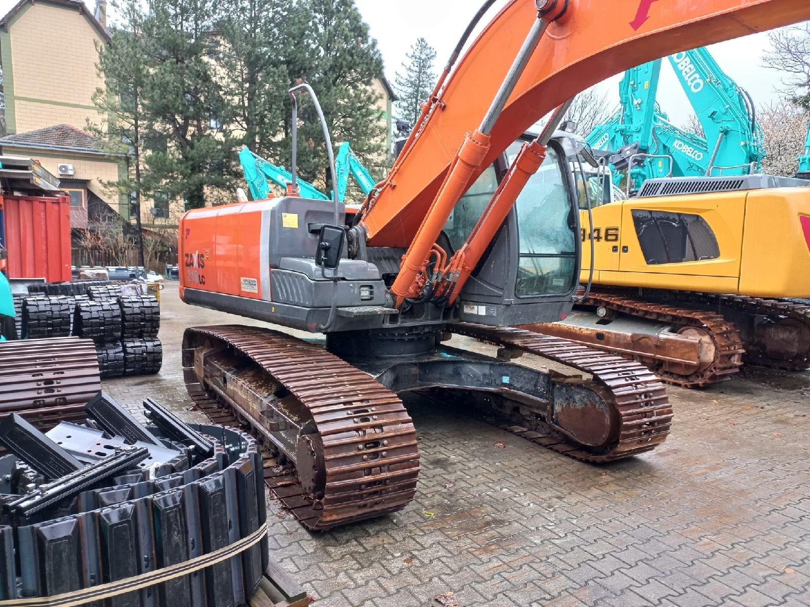 HITACHI ZAXIS 210LC