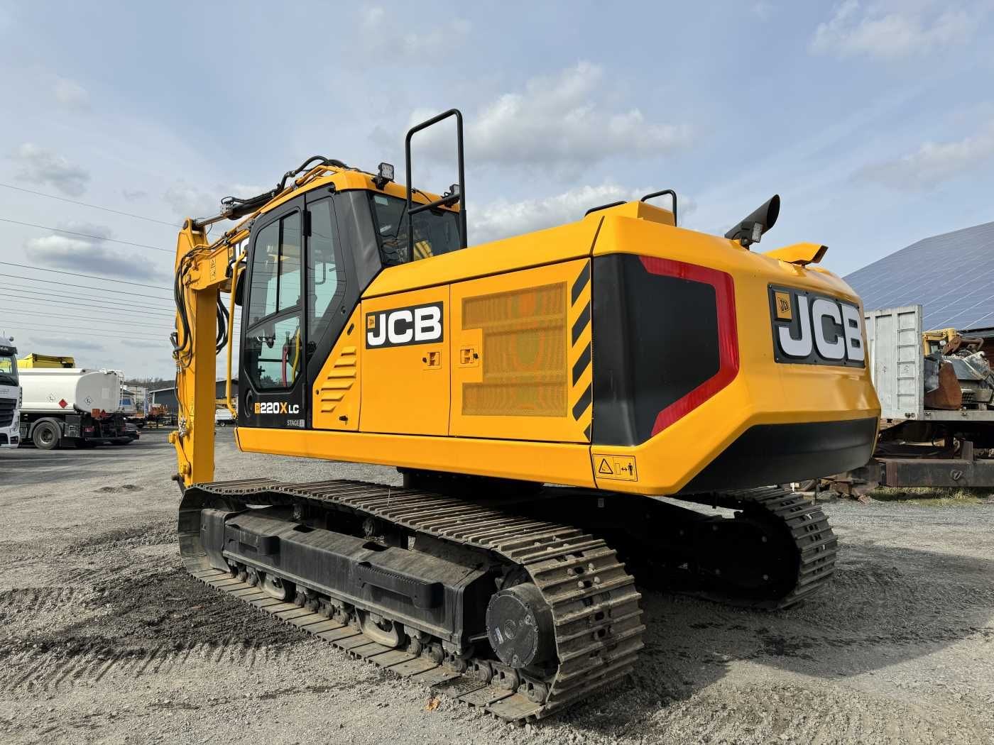 JCB 220X LC / DEMO VOZILO - NOVO / 2022 / X-Line PRO - LEASING