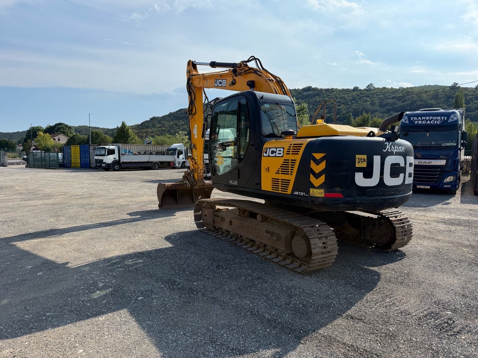 JCB JS131LC+