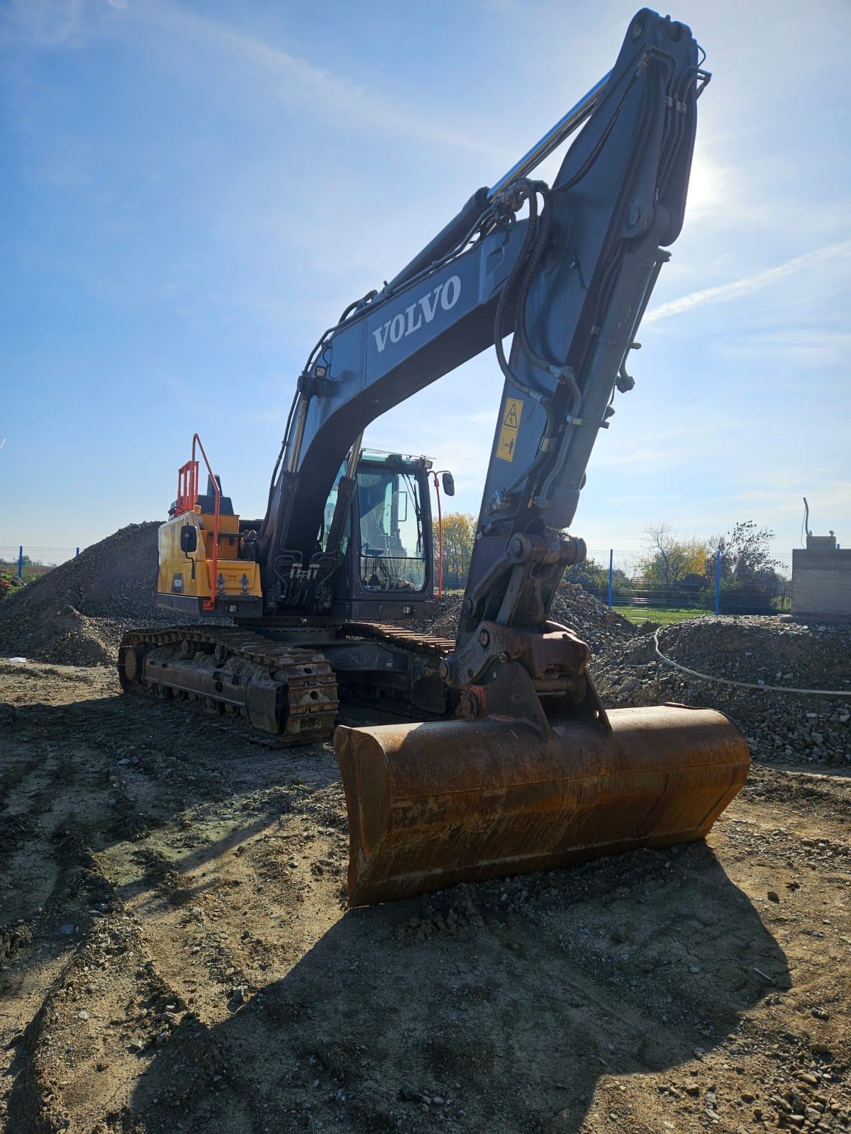 VOLVO 220ENH 2018g. 2,5m