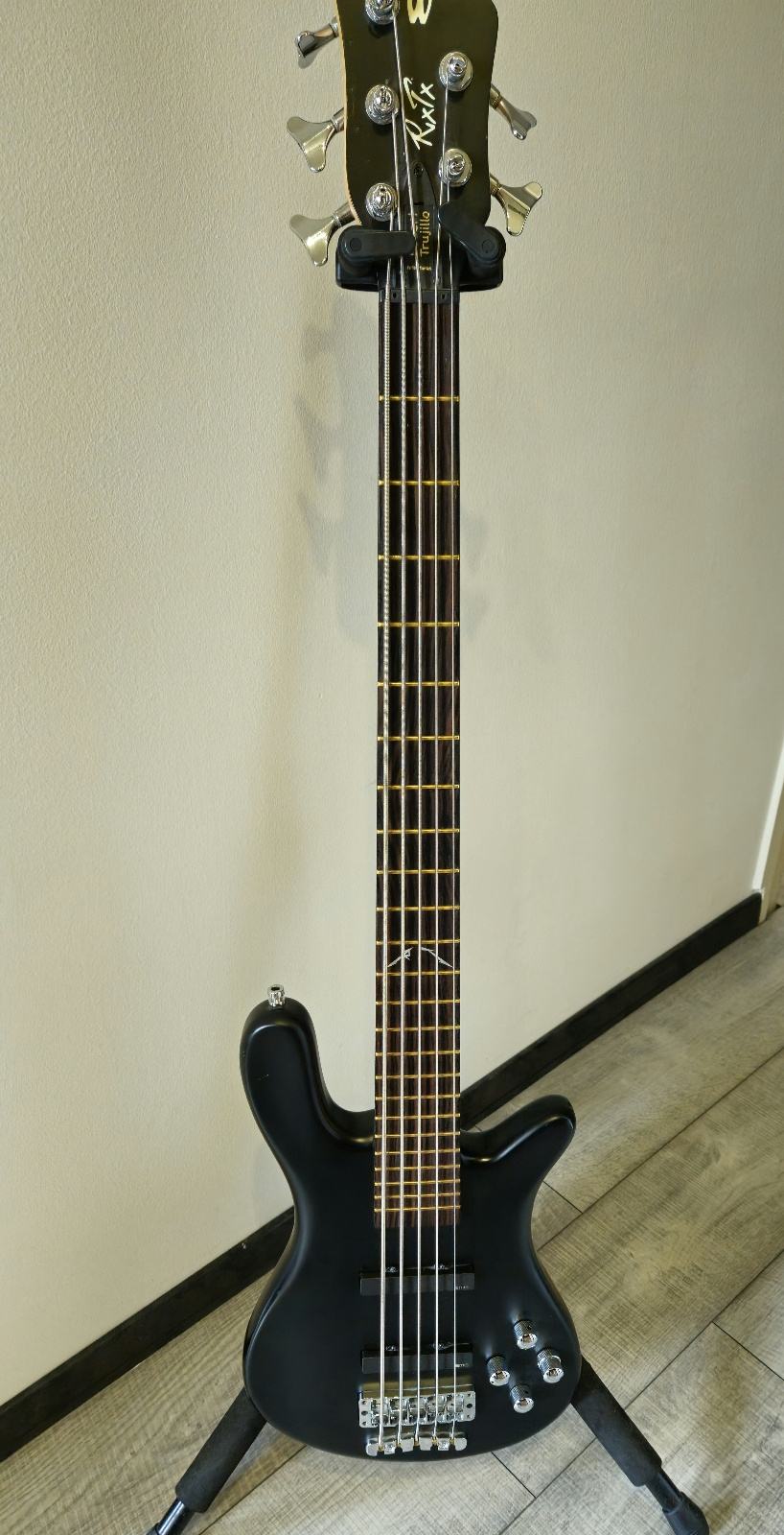 Bass gitara Warwick Artist line Robert Trujillo 5