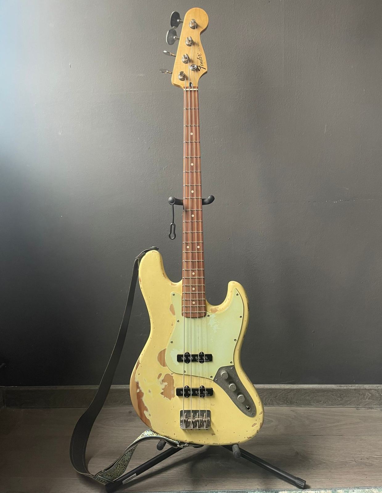 Fender Custom Relic Jazz Bass + Kofer