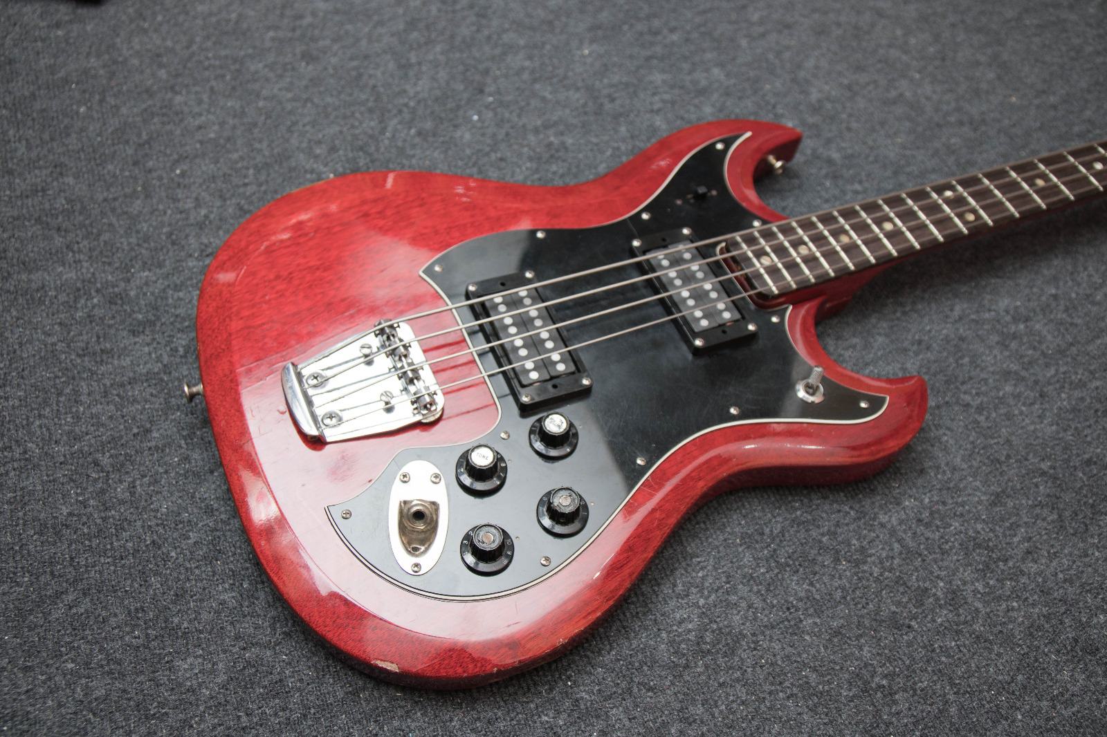 Hagstrom bas H II BN (plus kofer, pickupovi i novi set žica)