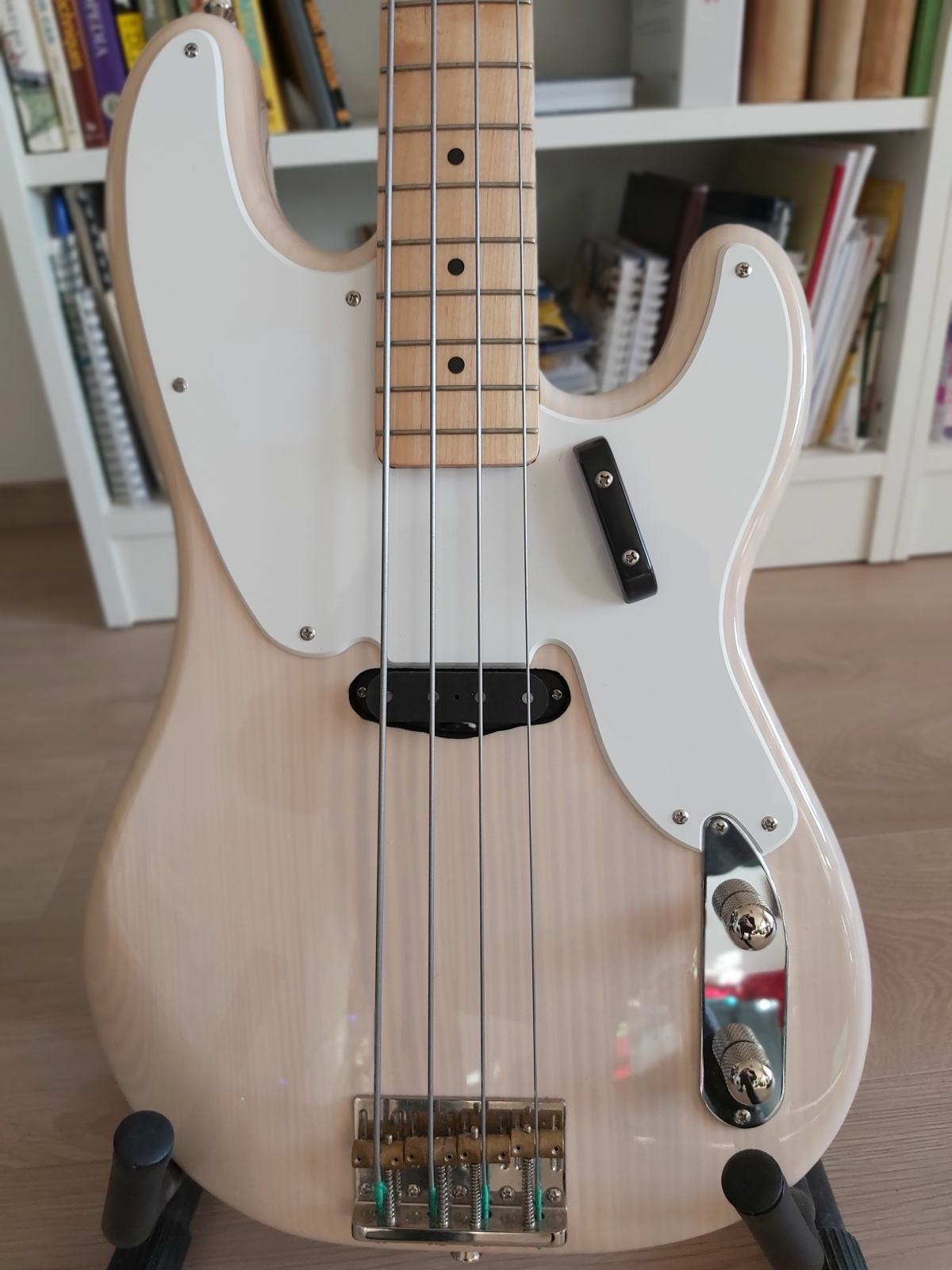 Squier Classic Vibe 50s Precision Bass MN WB (stara generacija!)