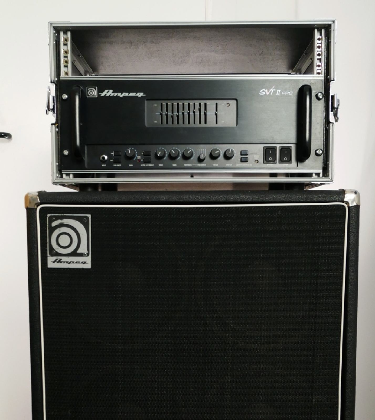 Ampeg SVT pro II USA(BLUE) s boxom i Cobra rack