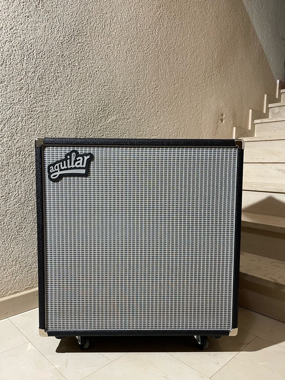 Aquilar db212 bass box