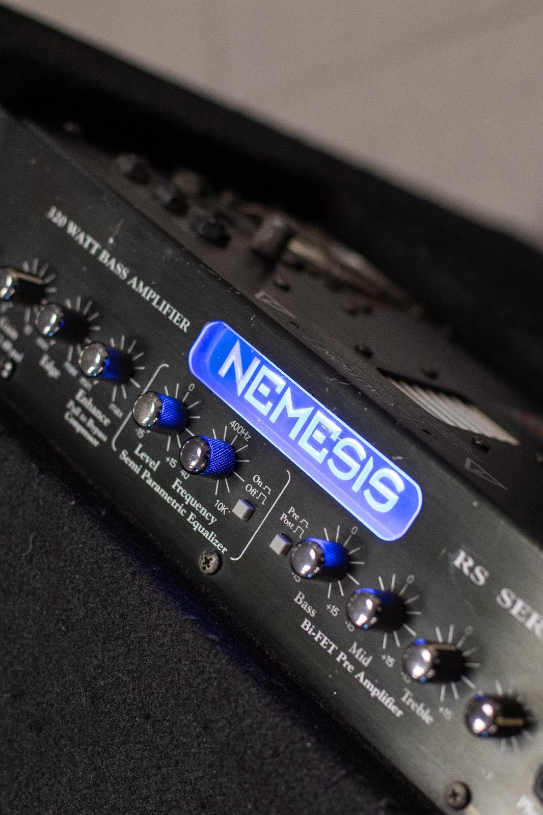 Bass pojačalo Eden Nemesis RS410 - moguća zamjena!