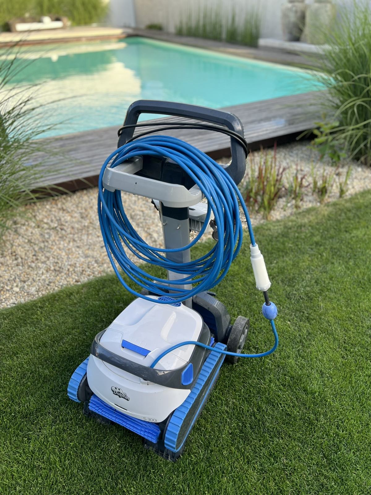 ROBOT ZA BAZEN-AUTOMATSKI USISAVAČ DOLPHIN s300i-AKCIJA