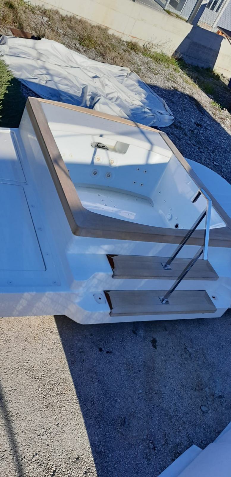 Masaźni bazen-jacuzzi TEUCO 641