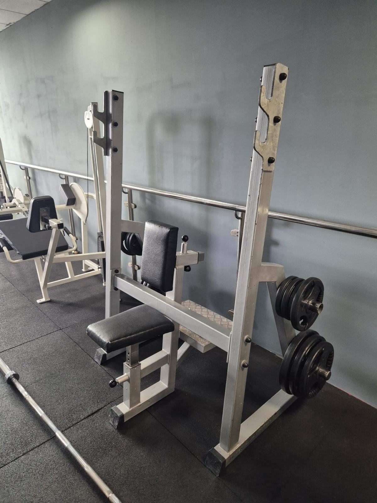 Klupa za potisak ramenima