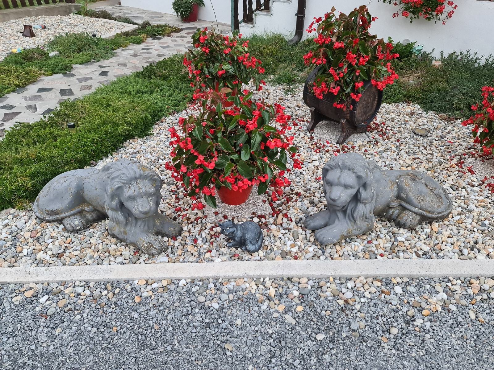 Betonske figure za vrt