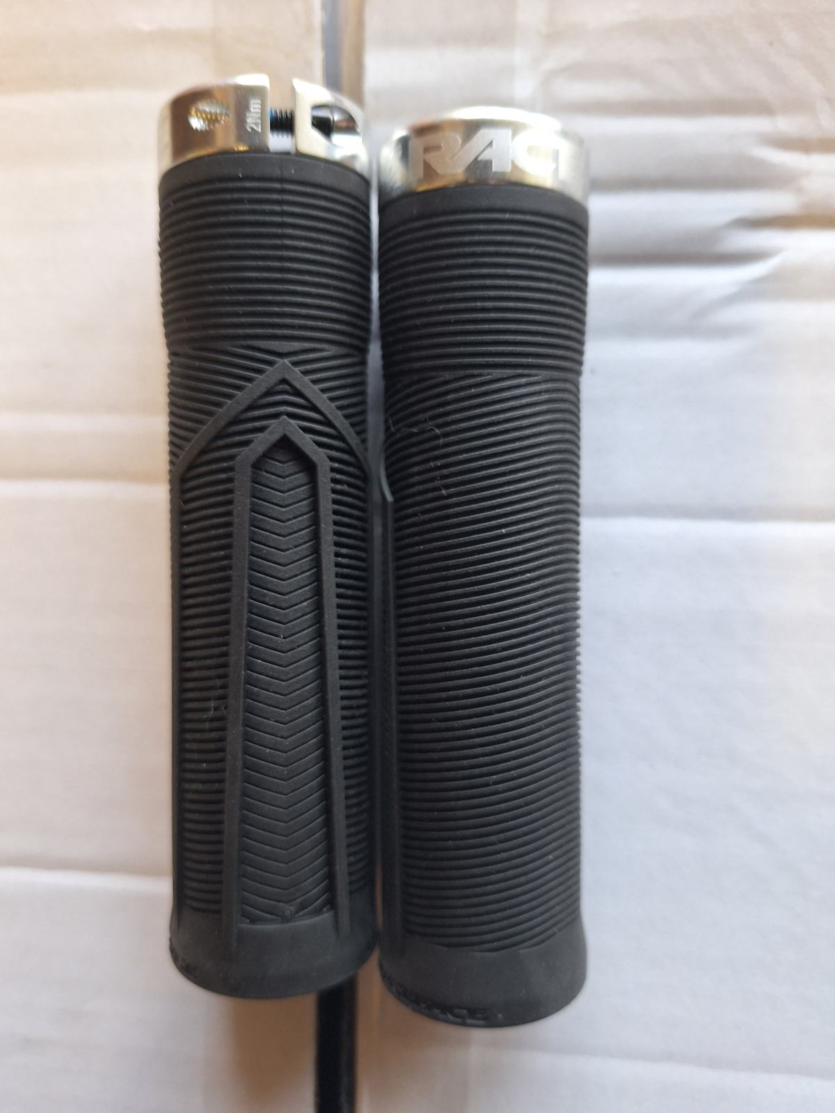 race face chester grips 34mm