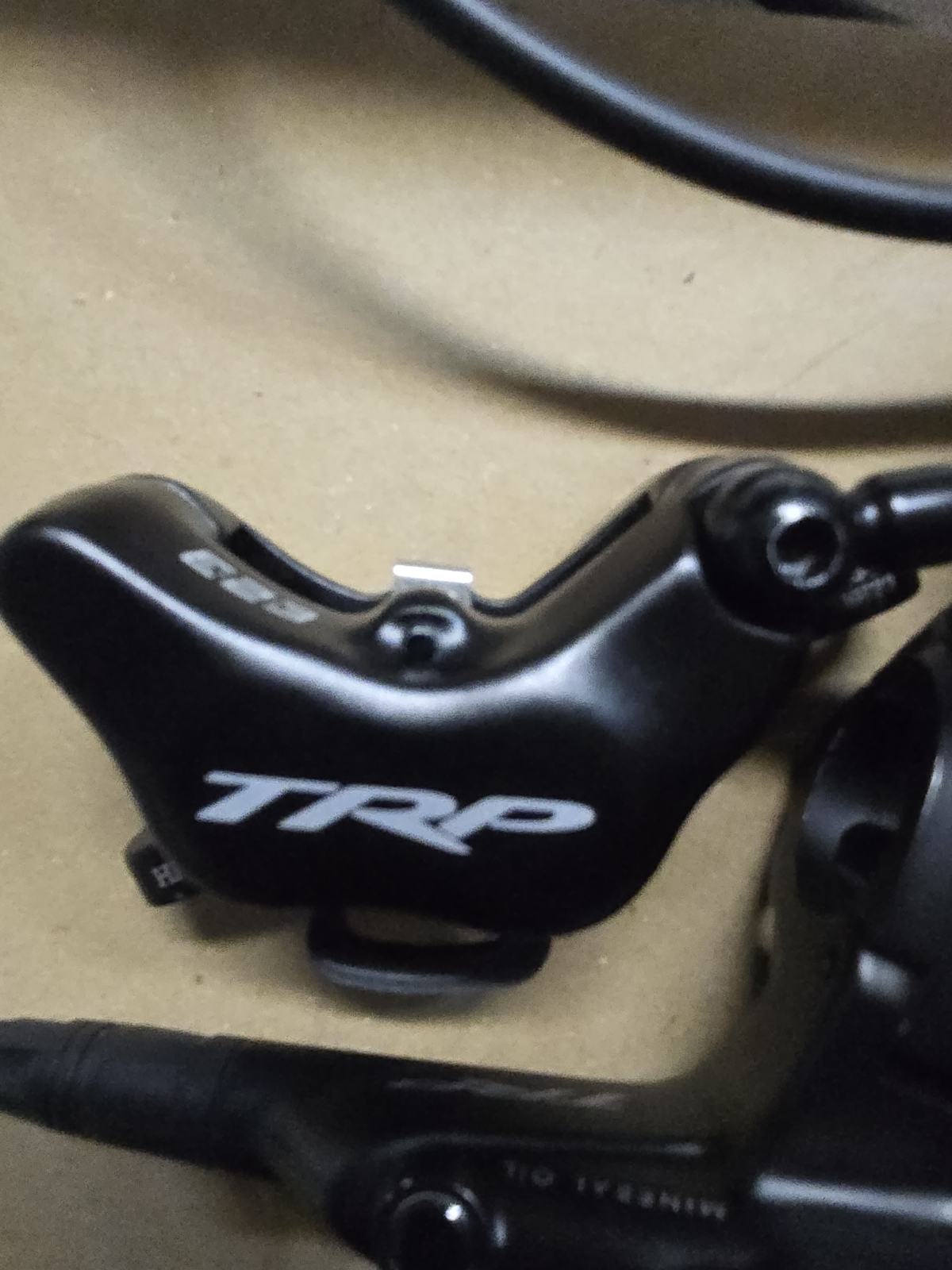 Hidraulične kočnice četveroklipne Tektro TRP Slate EVO i TRP DISKOVI