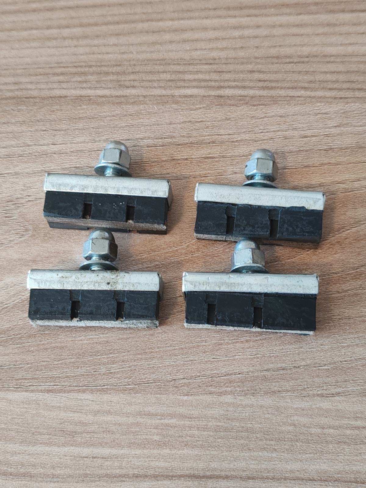 Pakne/Gumice za kočnice bicikla.