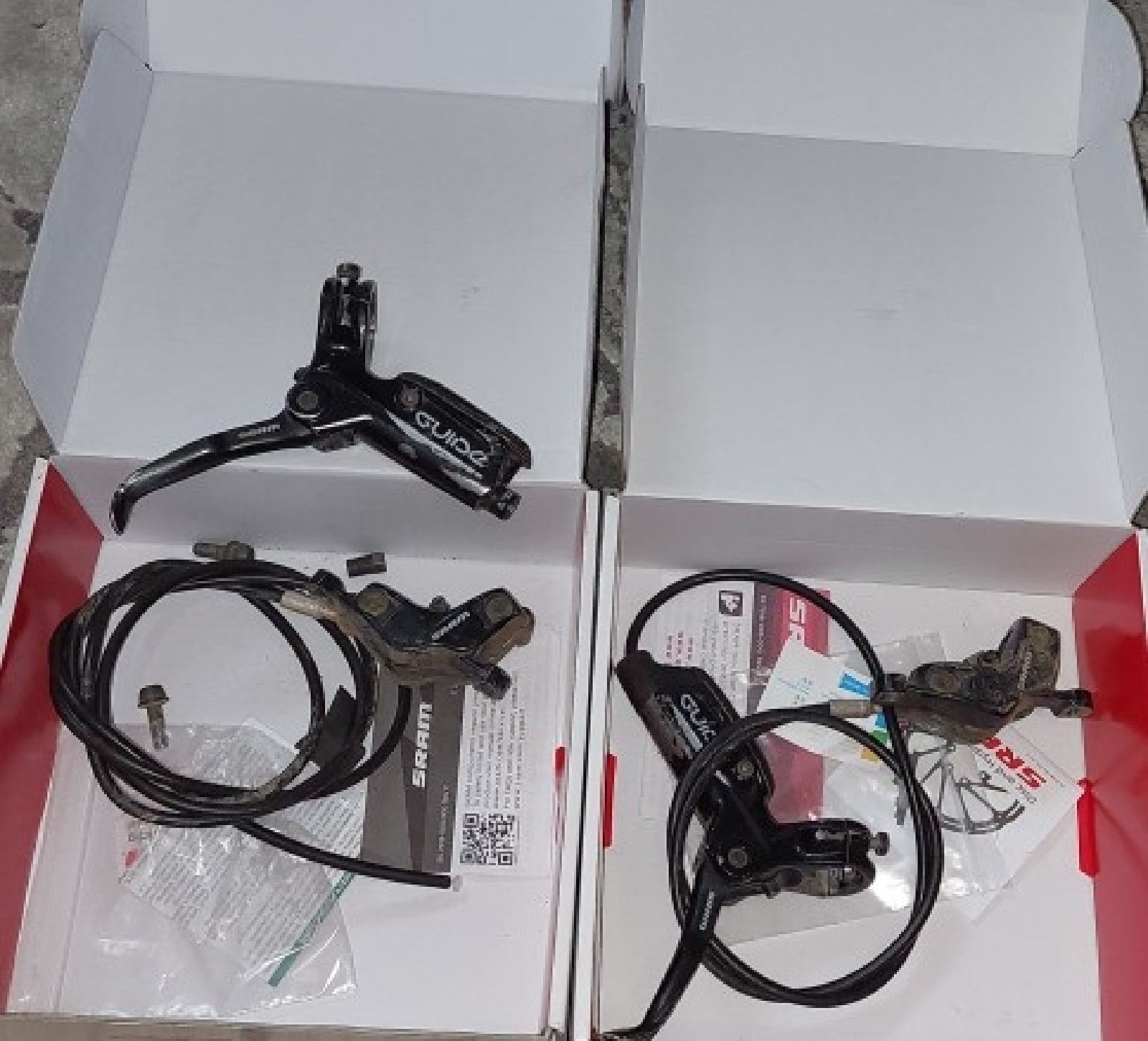 SRAM Guide T 4-piston kočnice