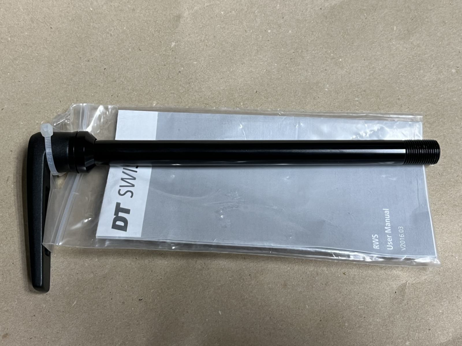 DT SWISS X-12 THRU AXLE OSOVINA ZA STRAŽNJI KOTAČ - TOP CIJENA