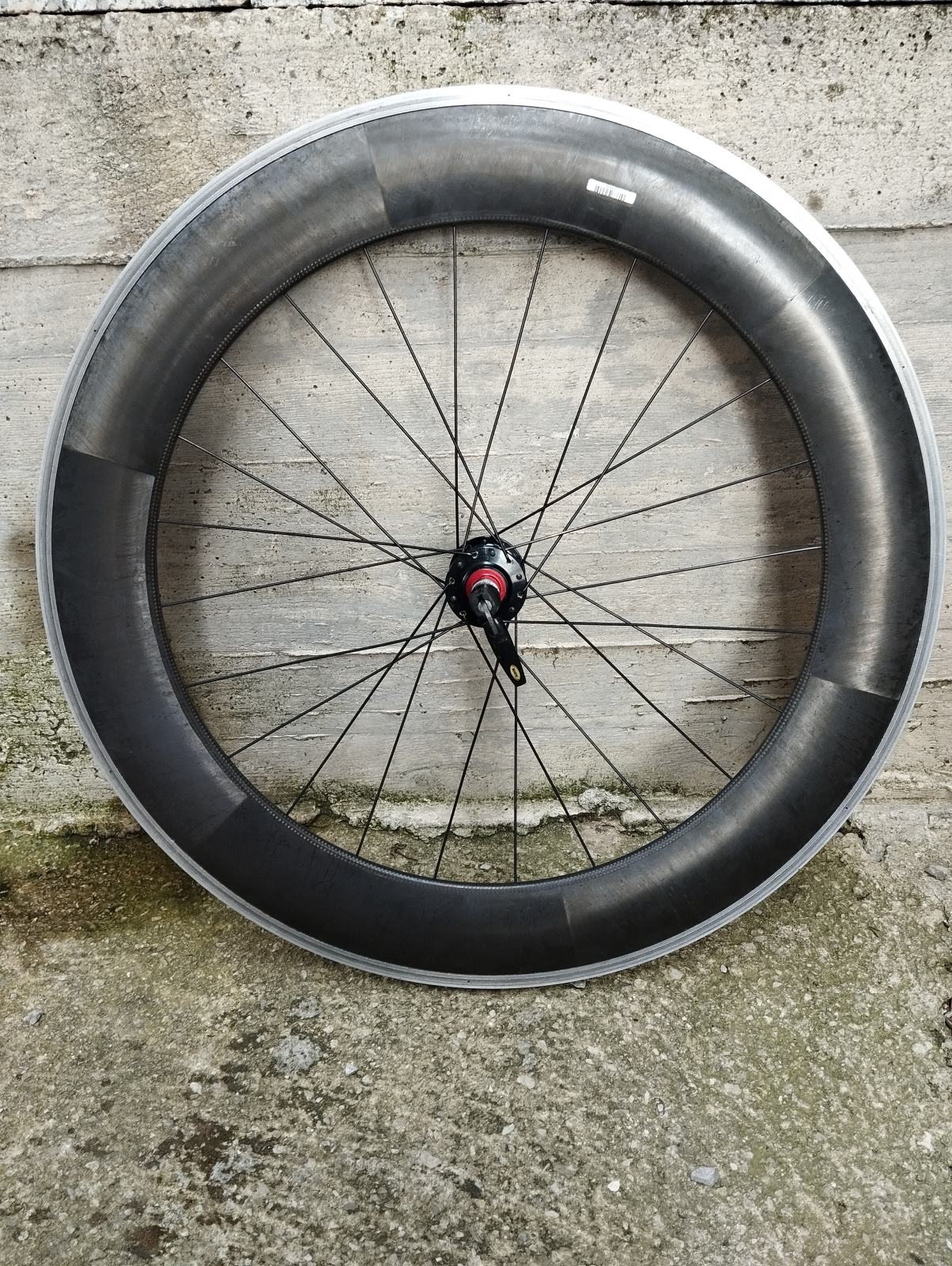 Karbonski kotač stražnji 80mm dubine