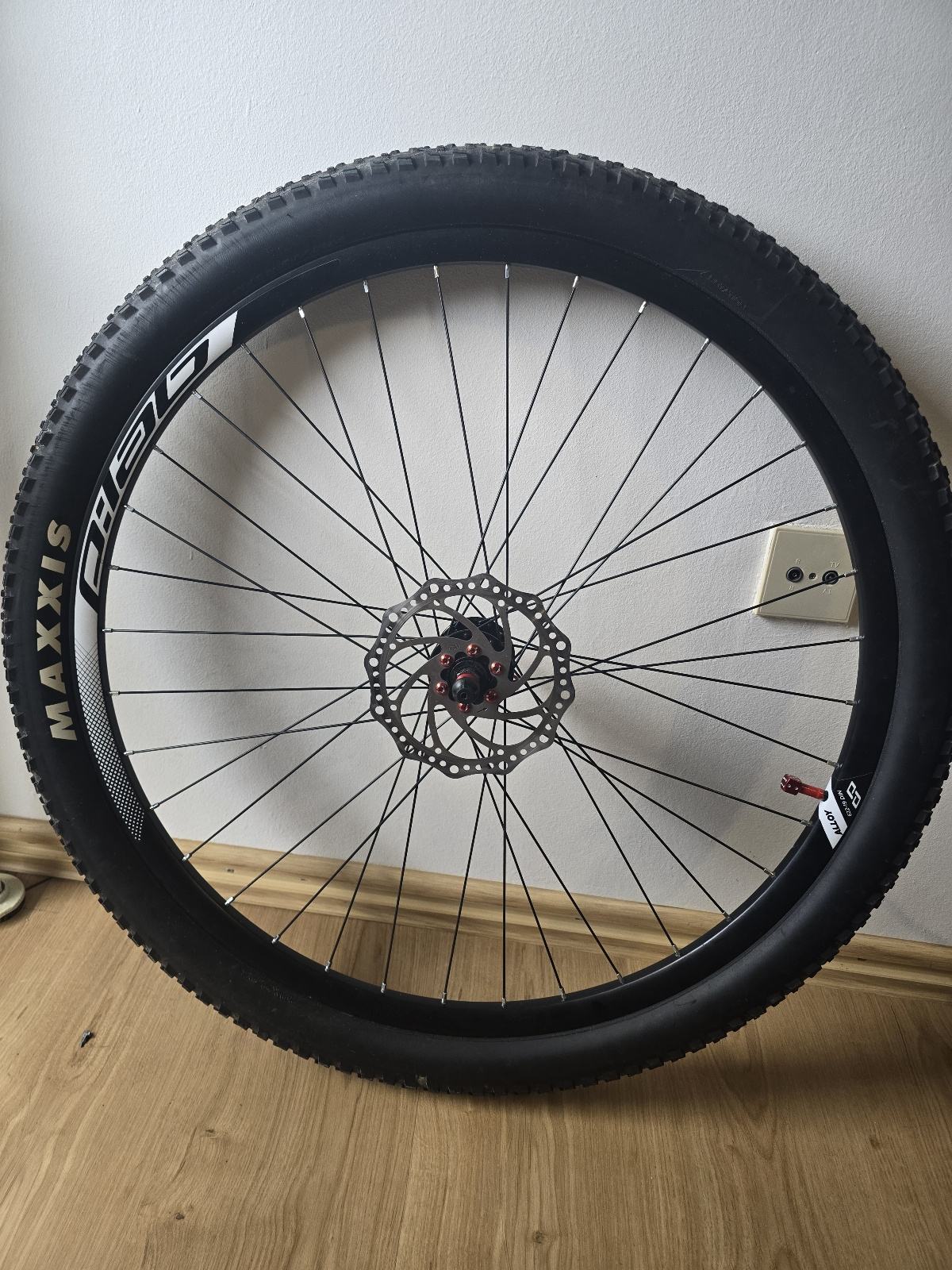 Prednji kotač 29 - Giant GX28 + Maxxis guma + Disk