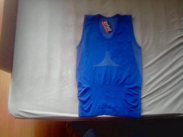 Biciklistička majica CRIVIT bez rukava + 1 bijela GRATIS!