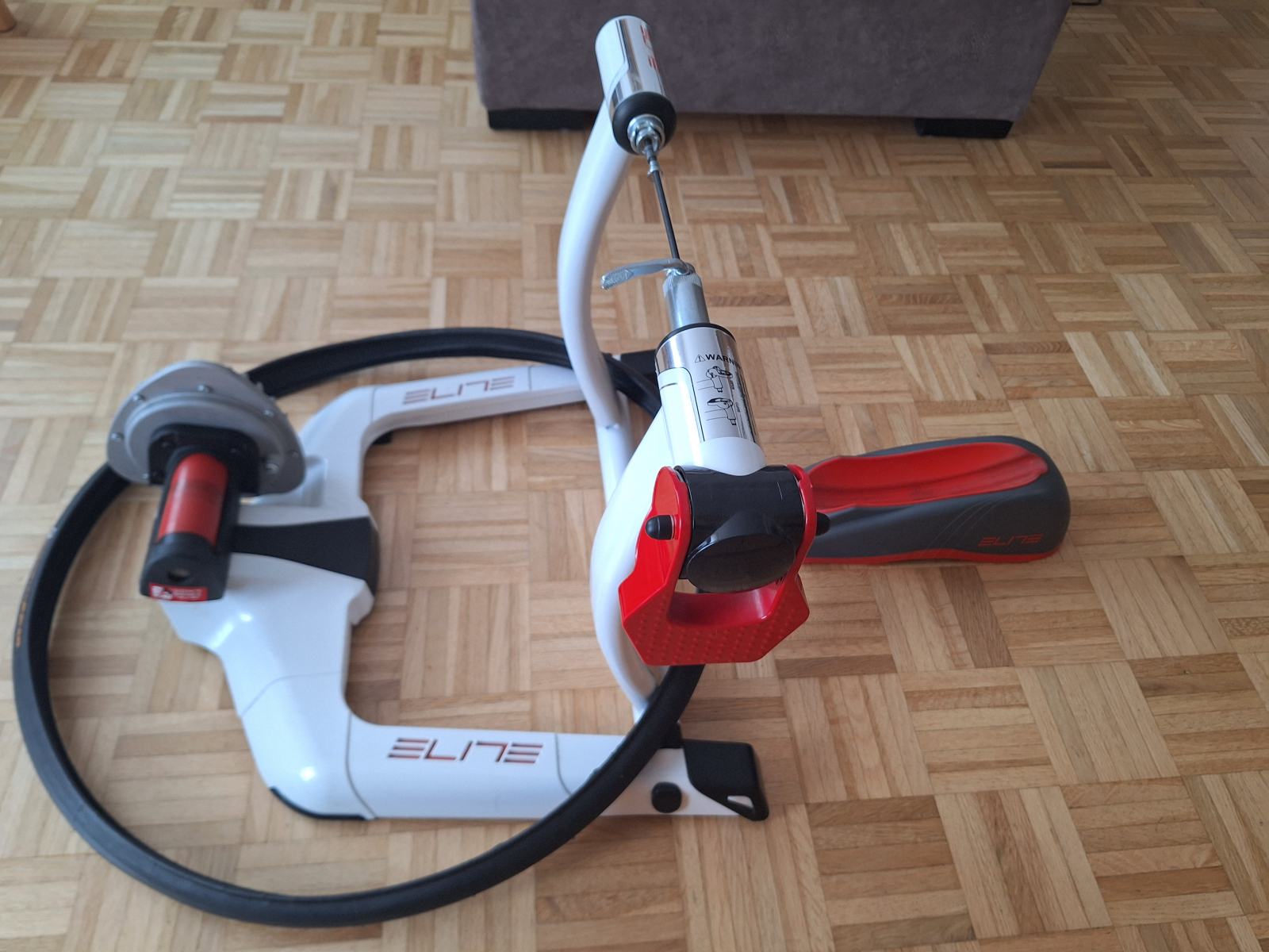 Elite Qubo Fluid trenažer s opremom