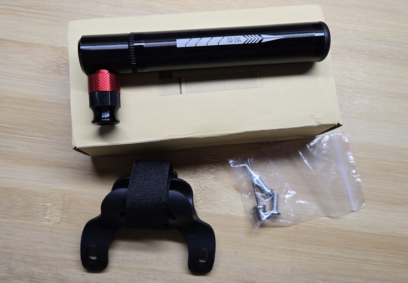 Mini pumpa sa nosačem za ramu