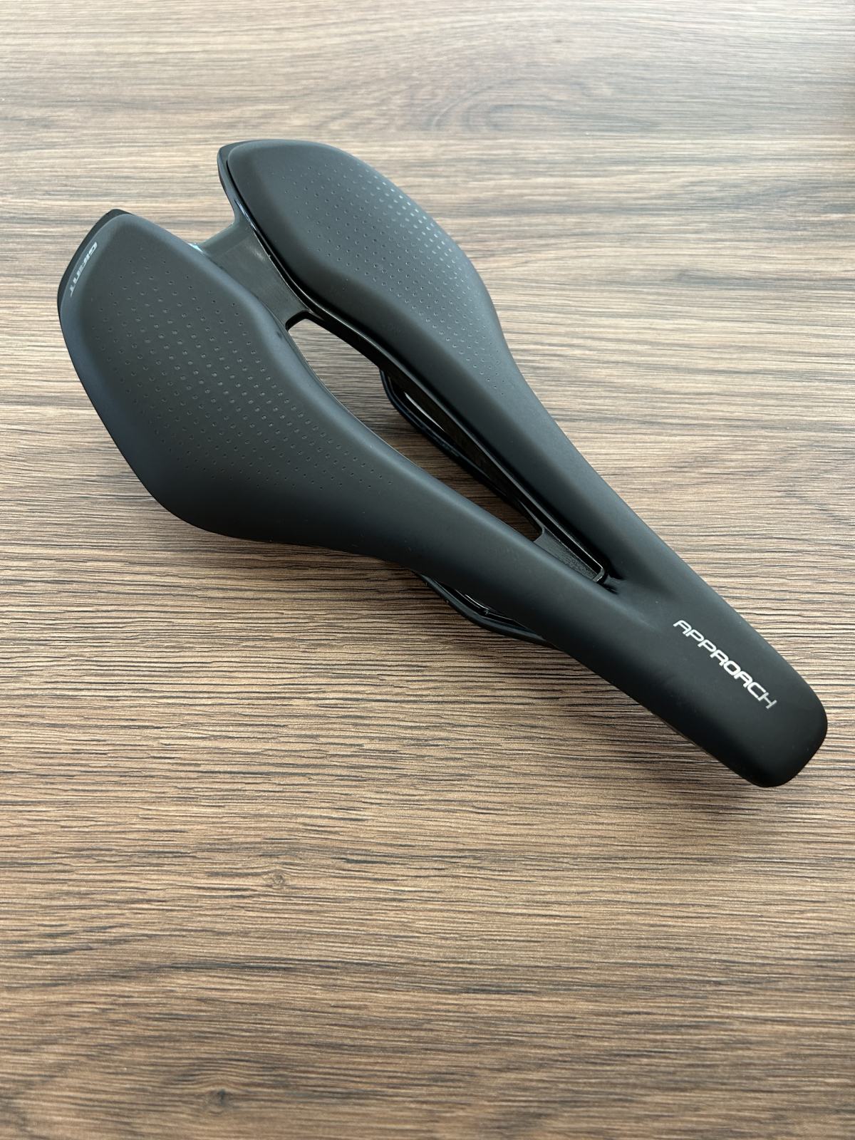 Giant Approach Sjedalo 145mm