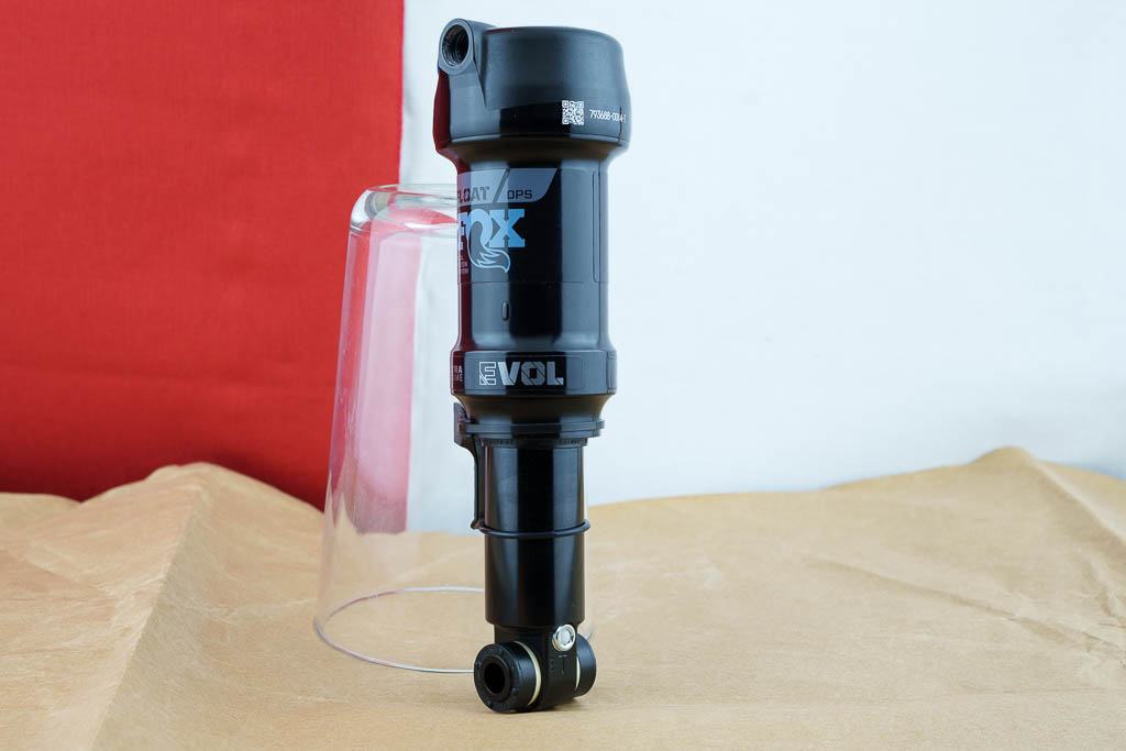 Fox DPS FLOAT 165x45 (trunnion style upper mount)