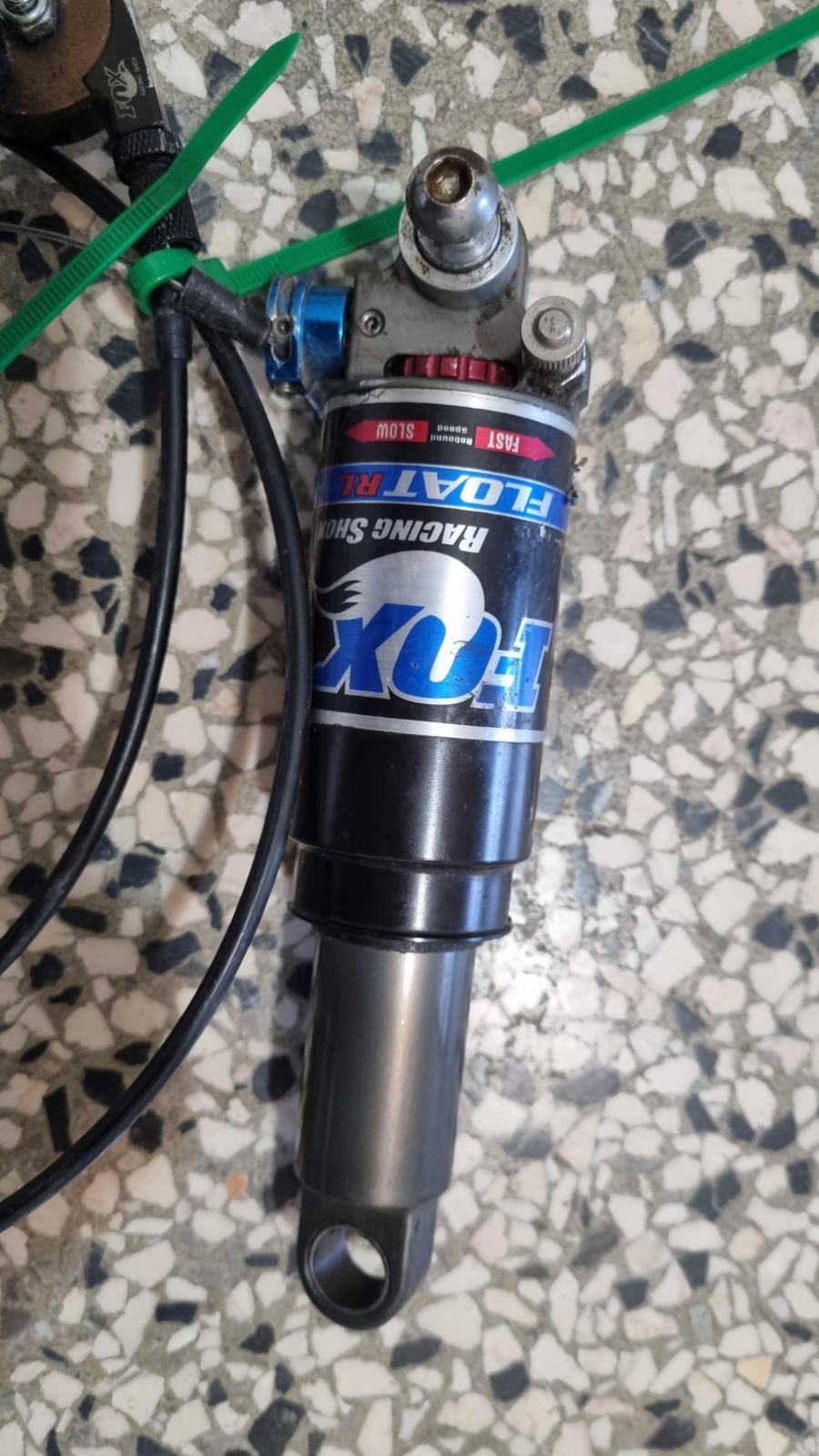 FOX SHOX FLOAT RL REAR SHOCK Air remote lock