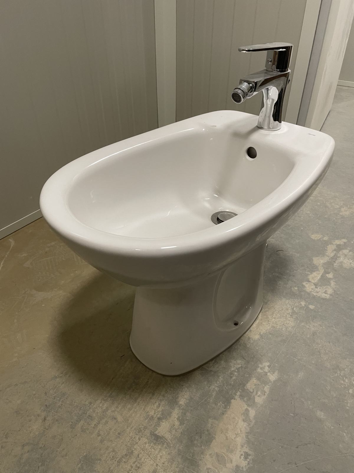 Kupaonski bide Zoom s miješalicom Ferro