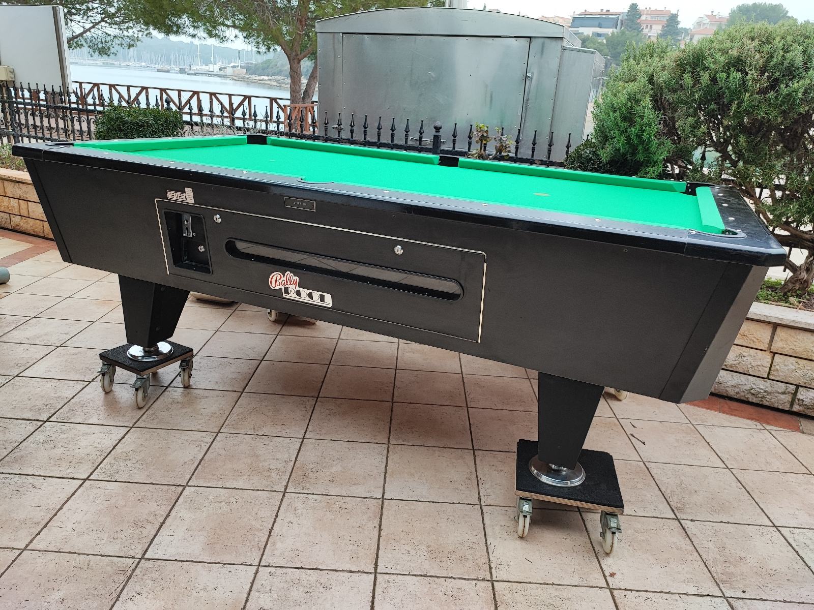 Bilijar , Biljar Leonhart vel. 8 , crni , novo platno , oprema