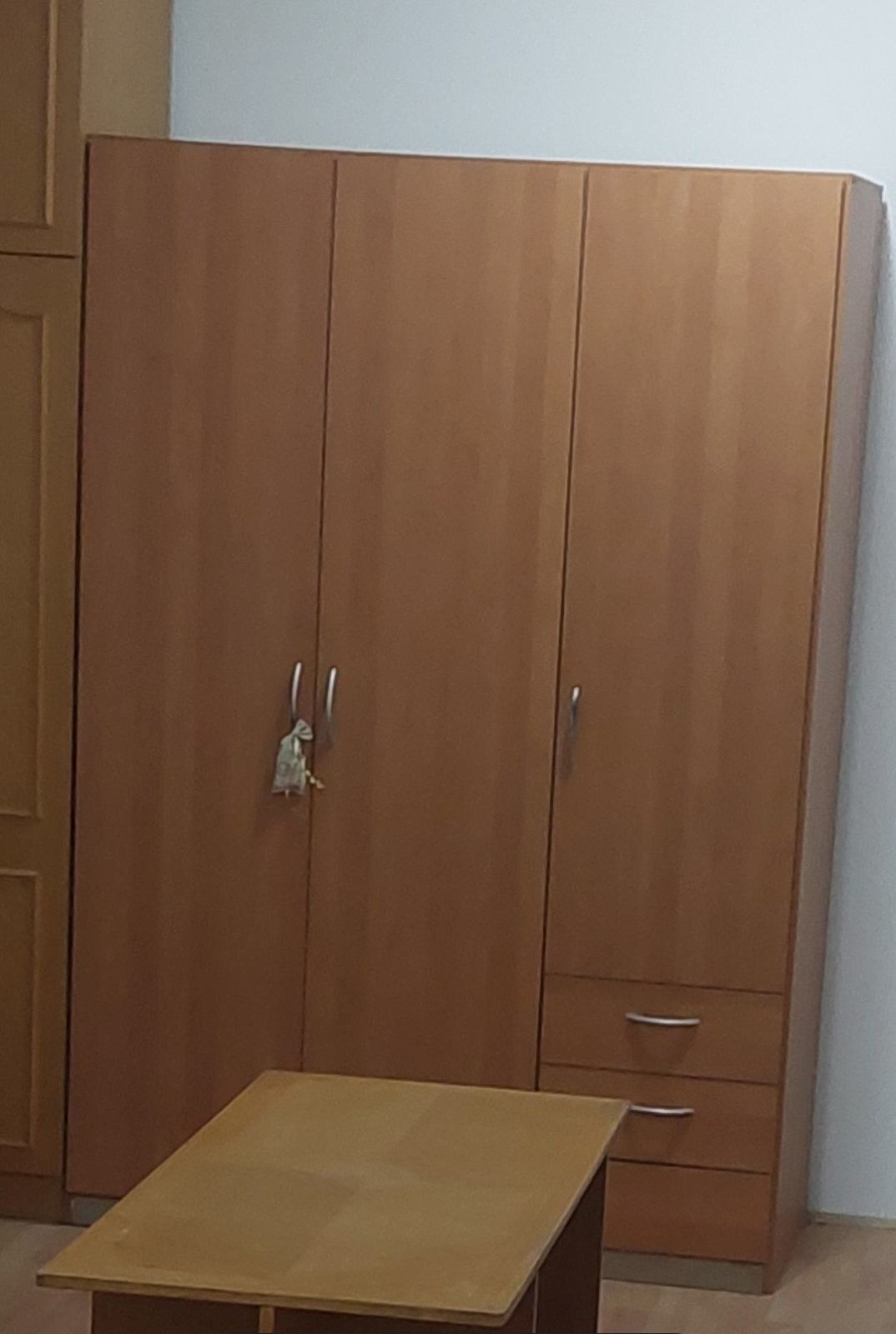 ,stol, stolice, ,krevet,ormari, hitno prodajem