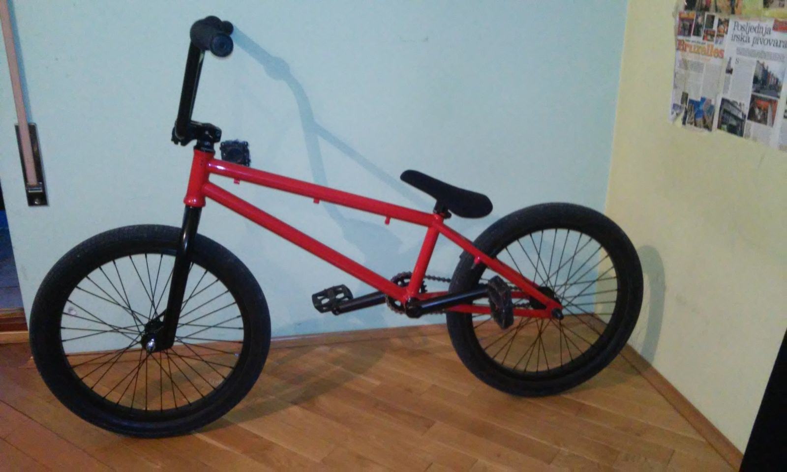 PRODAJEM BMX ZION REMIX.....CIJENA NIJE FIKSNA....
