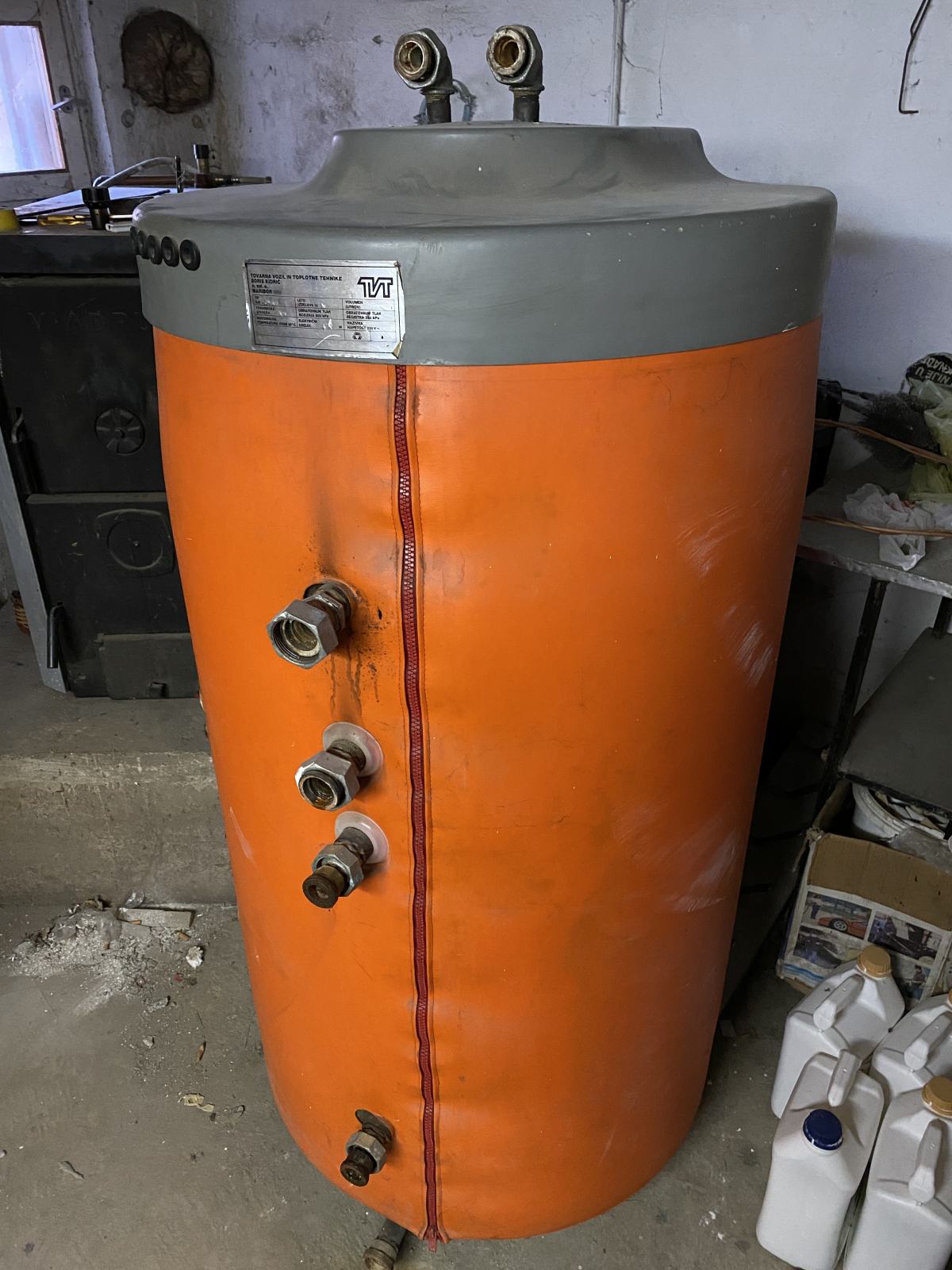 Bojler / Spremnik vode 300L za solarno grijanje i preko peći