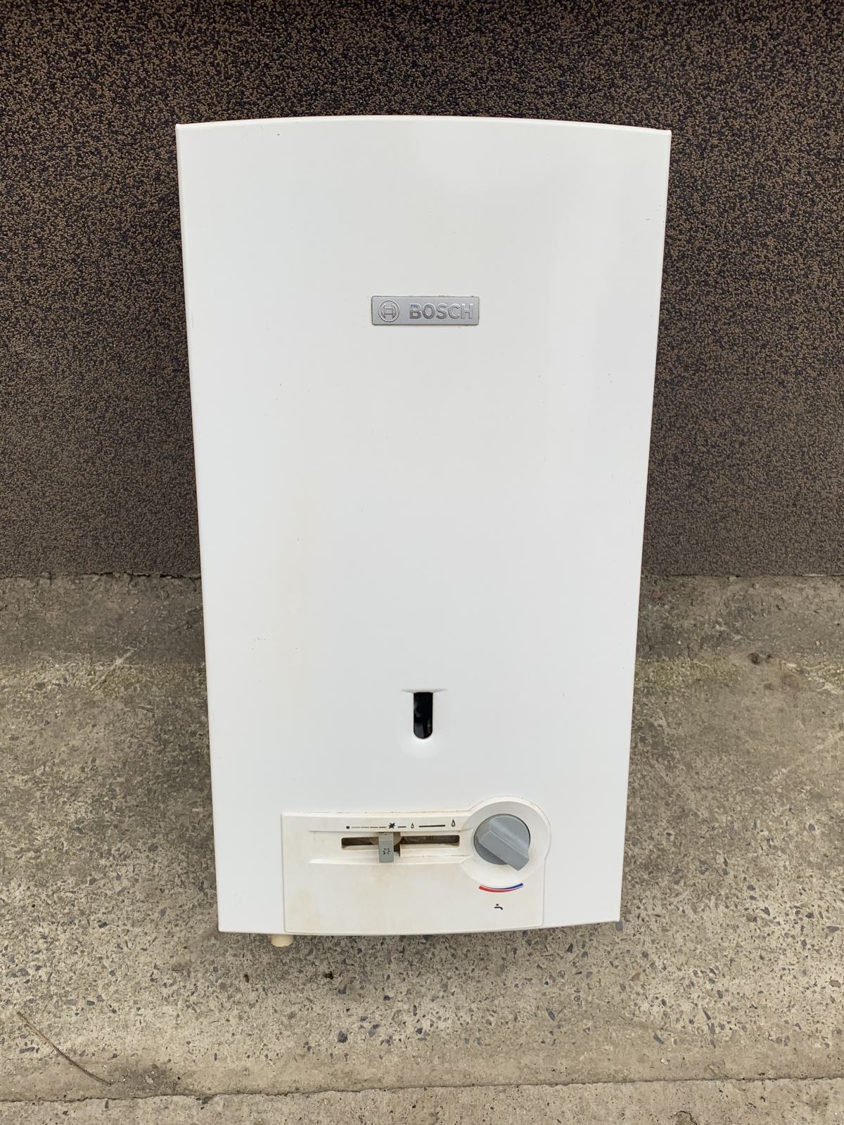 Bosch plinski protočni bojler na dimnjak