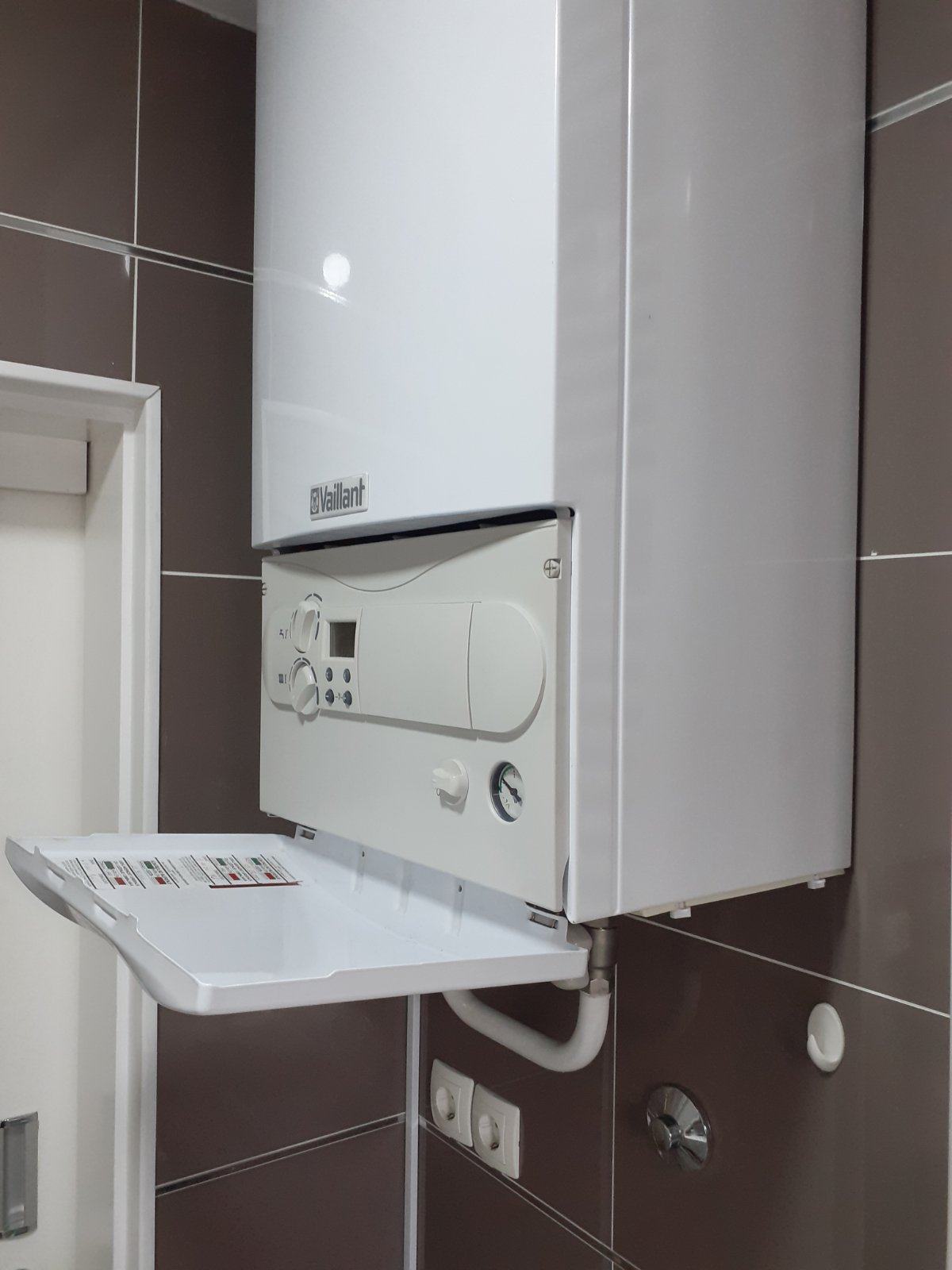 plinski fasadni bojler Vaillant