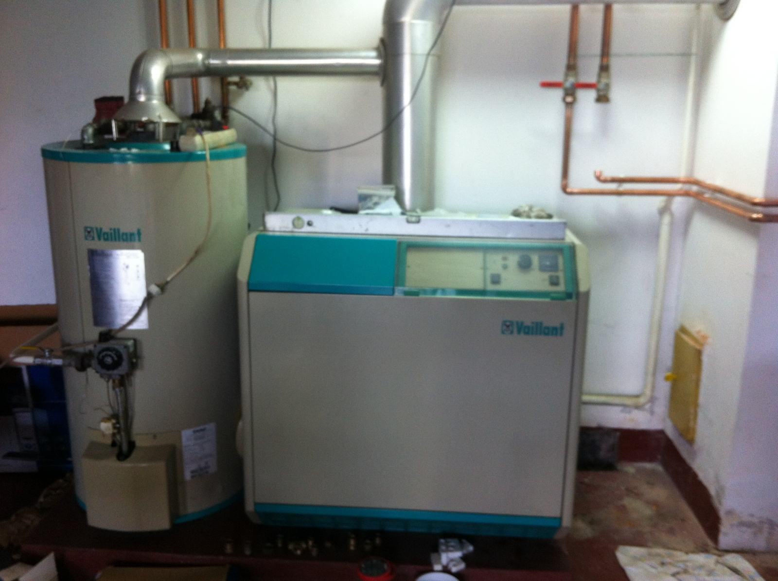 Vaillant VK 47/4-1 XEU 47 kw plus spremnik VGH 130/5 XZH