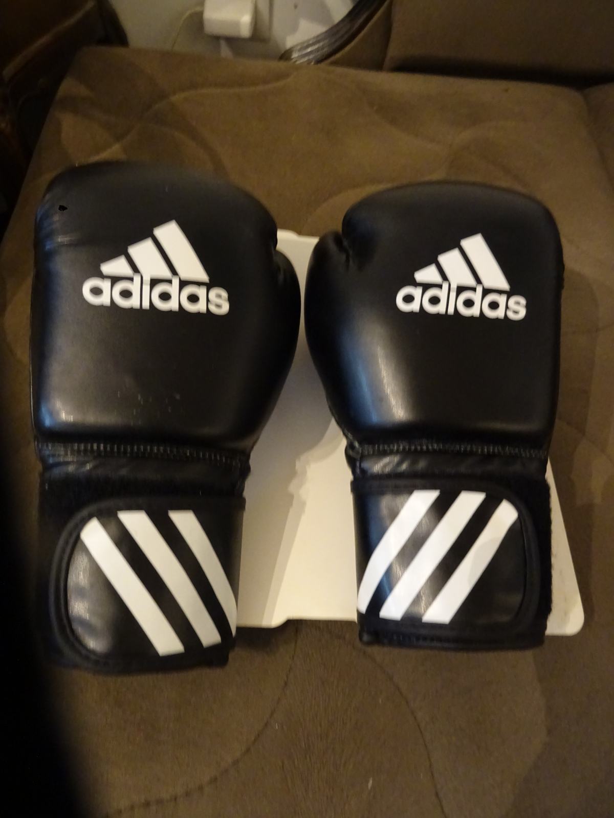 ječje boksačke rukvica Adidas speed50 8oz.