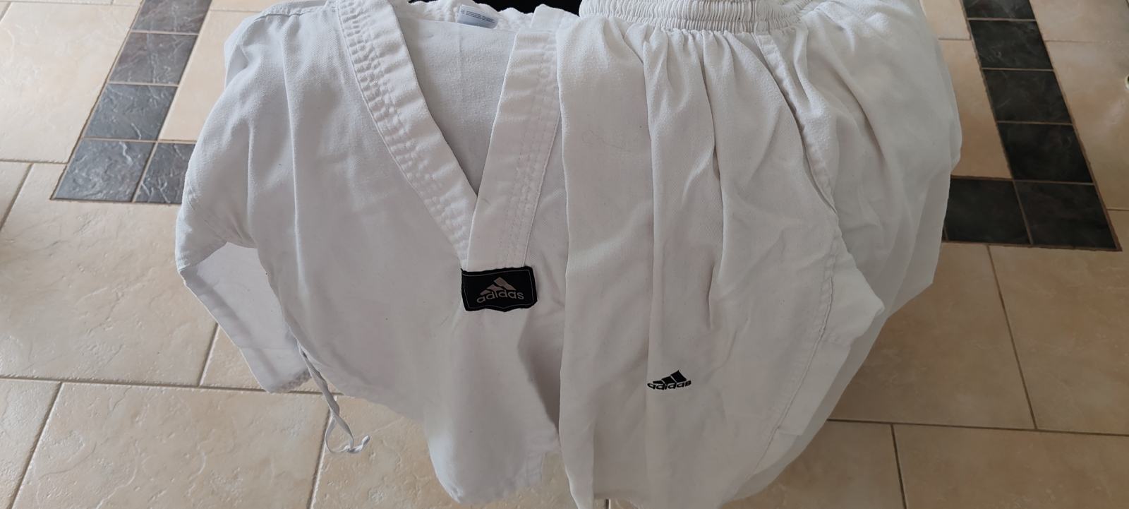 Kimono Taekwondo Adidas 150