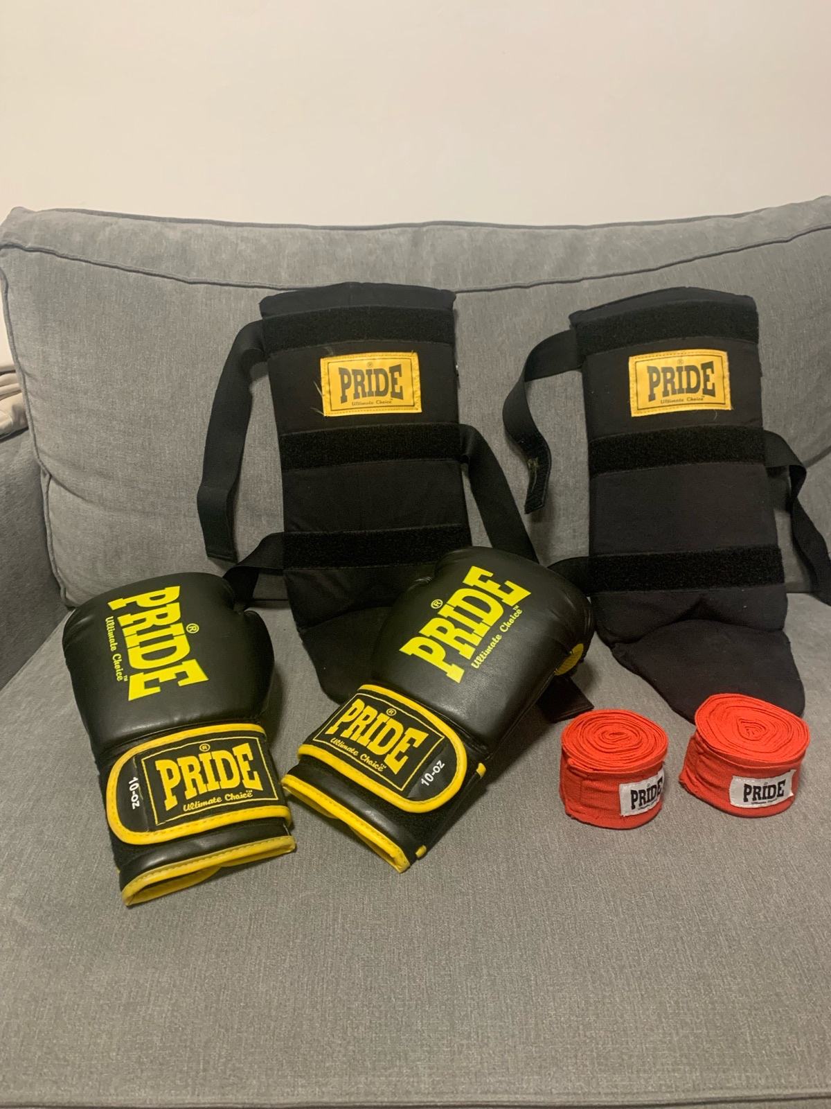 Rukavice za boks PRIDE i bandaže + Kickbox štitnici