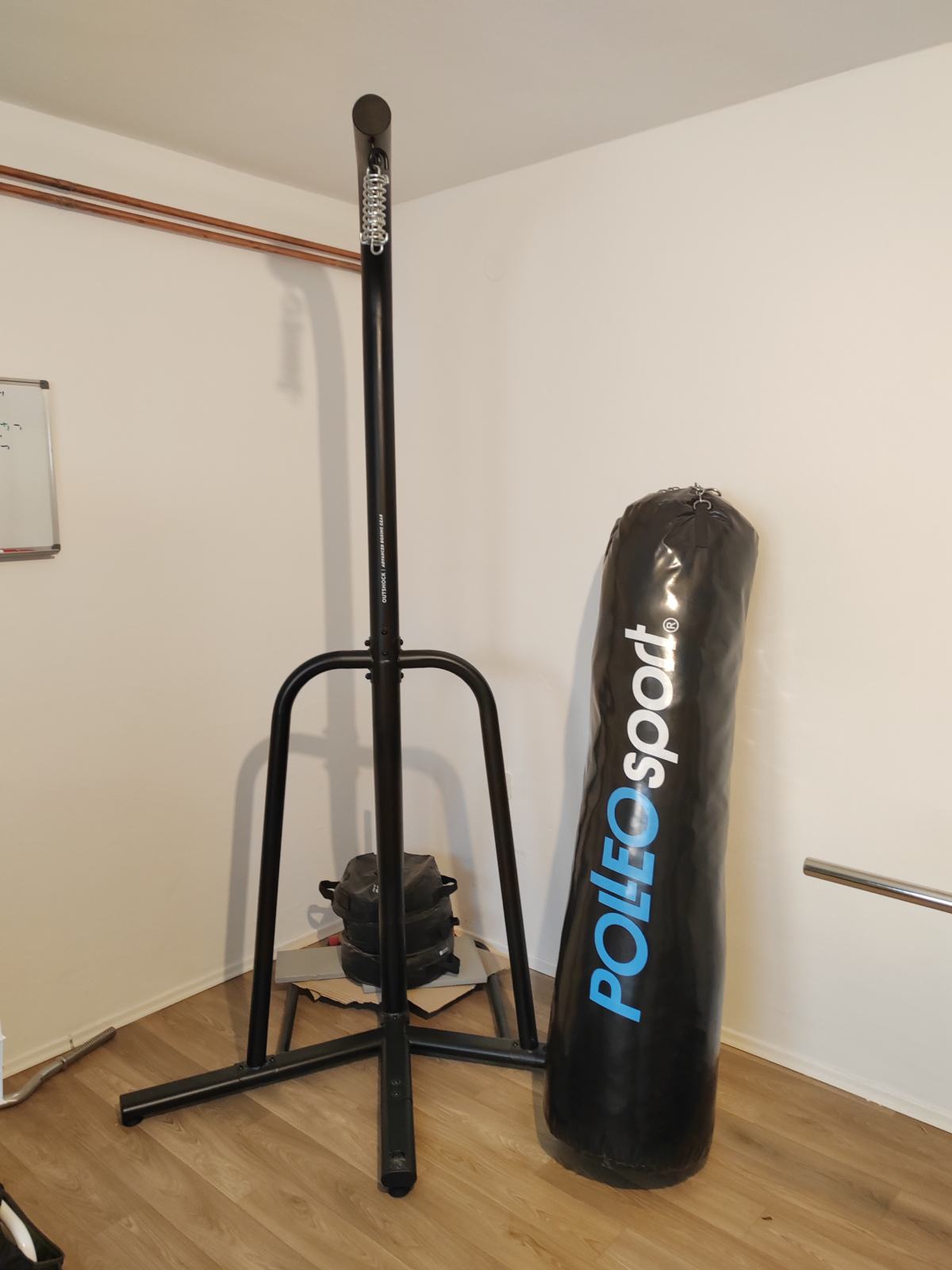 Stalak za boksačku vreću 900 Dechatlon i Boksačka vreća Polleo sport