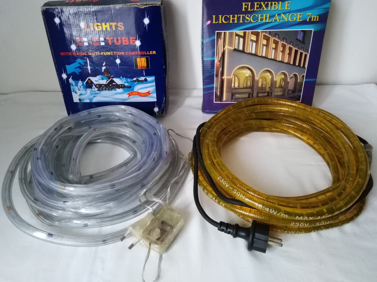 Božićne lampice u crijevu